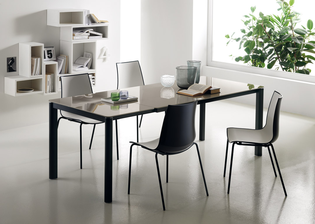 Table à manger extractible : dites adieu aux problèmes d'espace à la ...